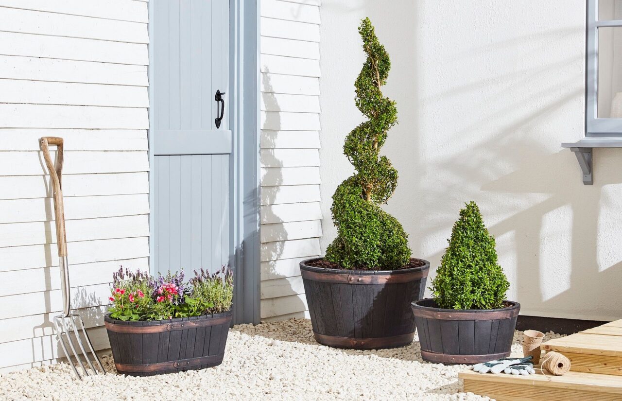 Oakwood Planters | Strata Products Limited